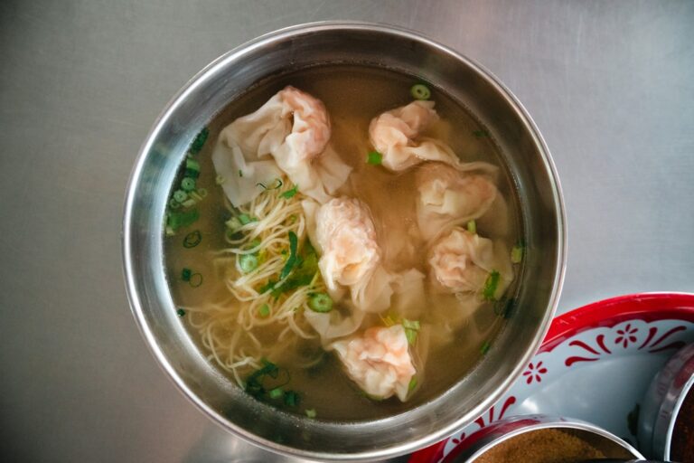 Vietnamese Pho Bo: A Complete Guide to Beef Pho From Scratch